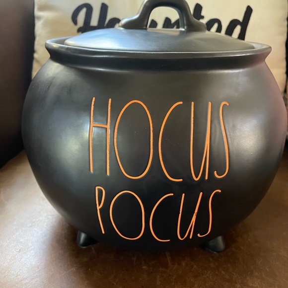 Rae Dunn | Holiday | New Rae Dunn Hocus Pocus Large Black Cauldron ...
